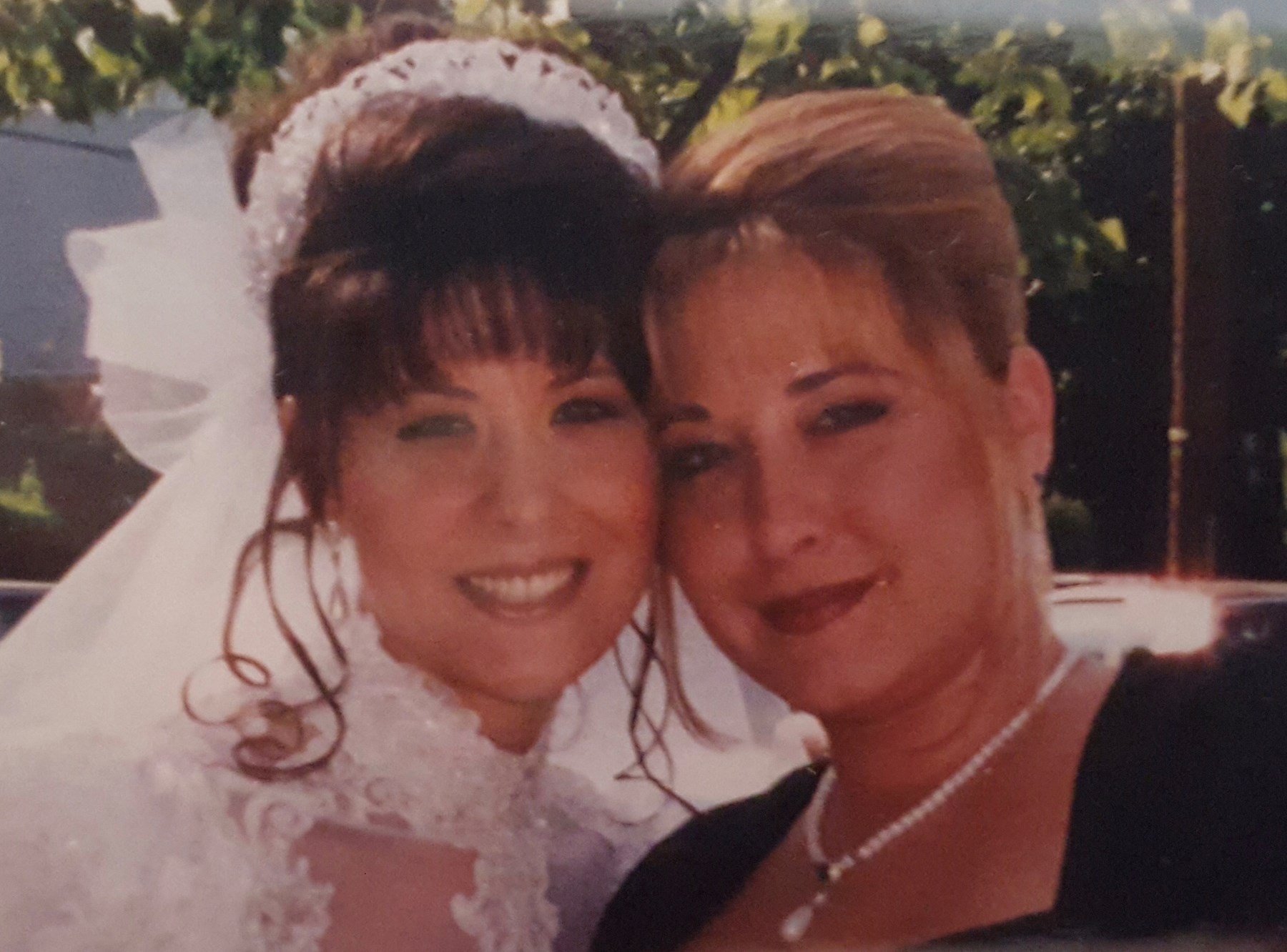 Laura Uhle's Instagram, Twitter & Facebook on IDCrawl