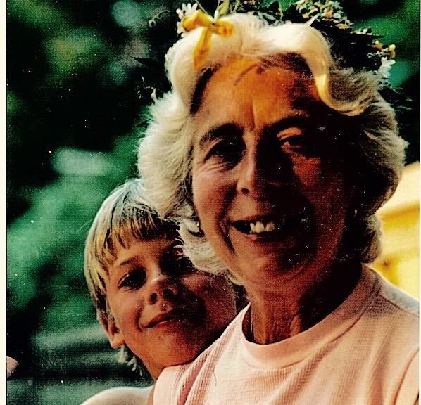 Iris Ball's Instagram, Twitter & Facebook on IDCrawl