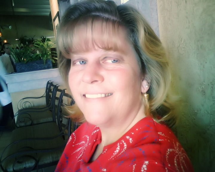 Laurie Curry's Instagram, Twitter & Facebook on IDCrawl