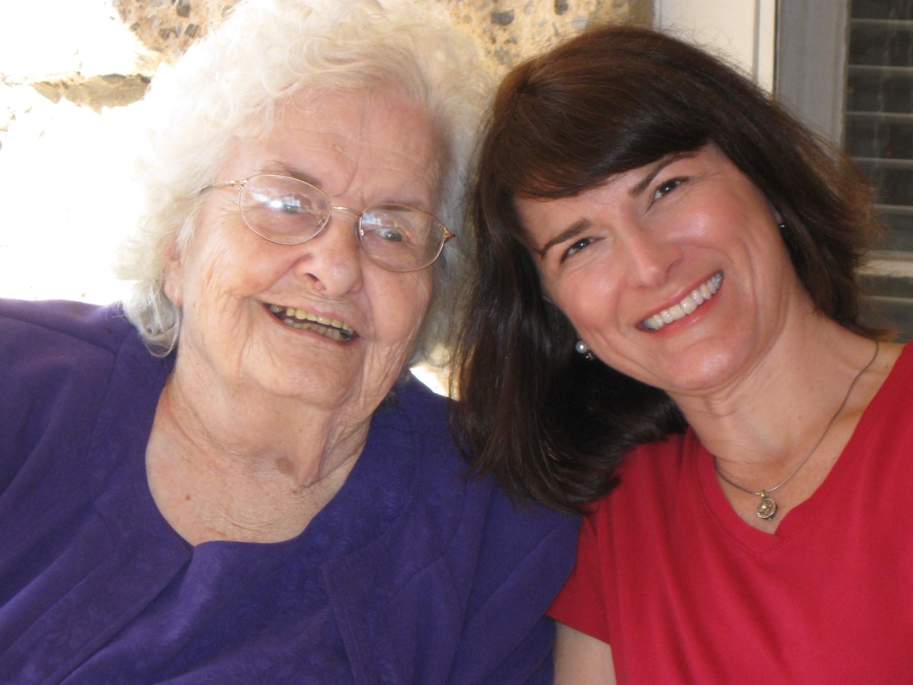 Georgia Clements's Instagram, Twitter & Facebook on IDCrawl