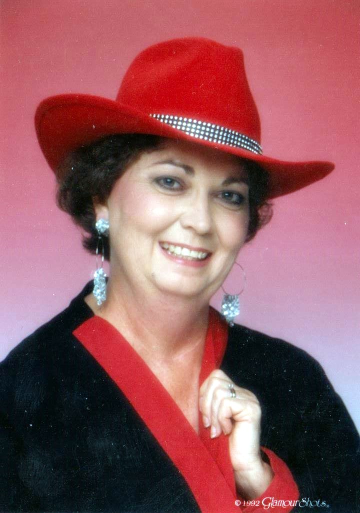 Claudia Bennett's Instagram, Twitter & Facebook on IDCrawl