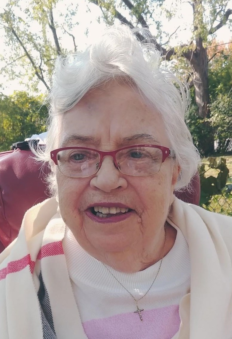 Bernadette Hughes (nee MacDonald) Obituary - St-Lambert, QC