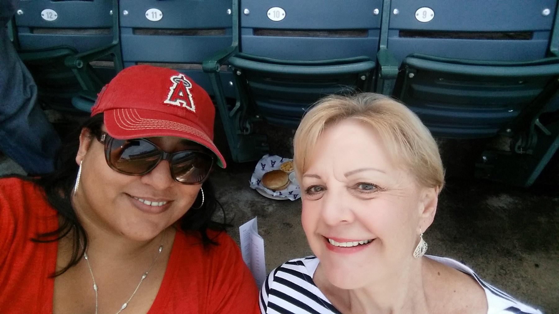 Vicky Hawkins's Instagram, Twitter & Facebook on IDCrawl