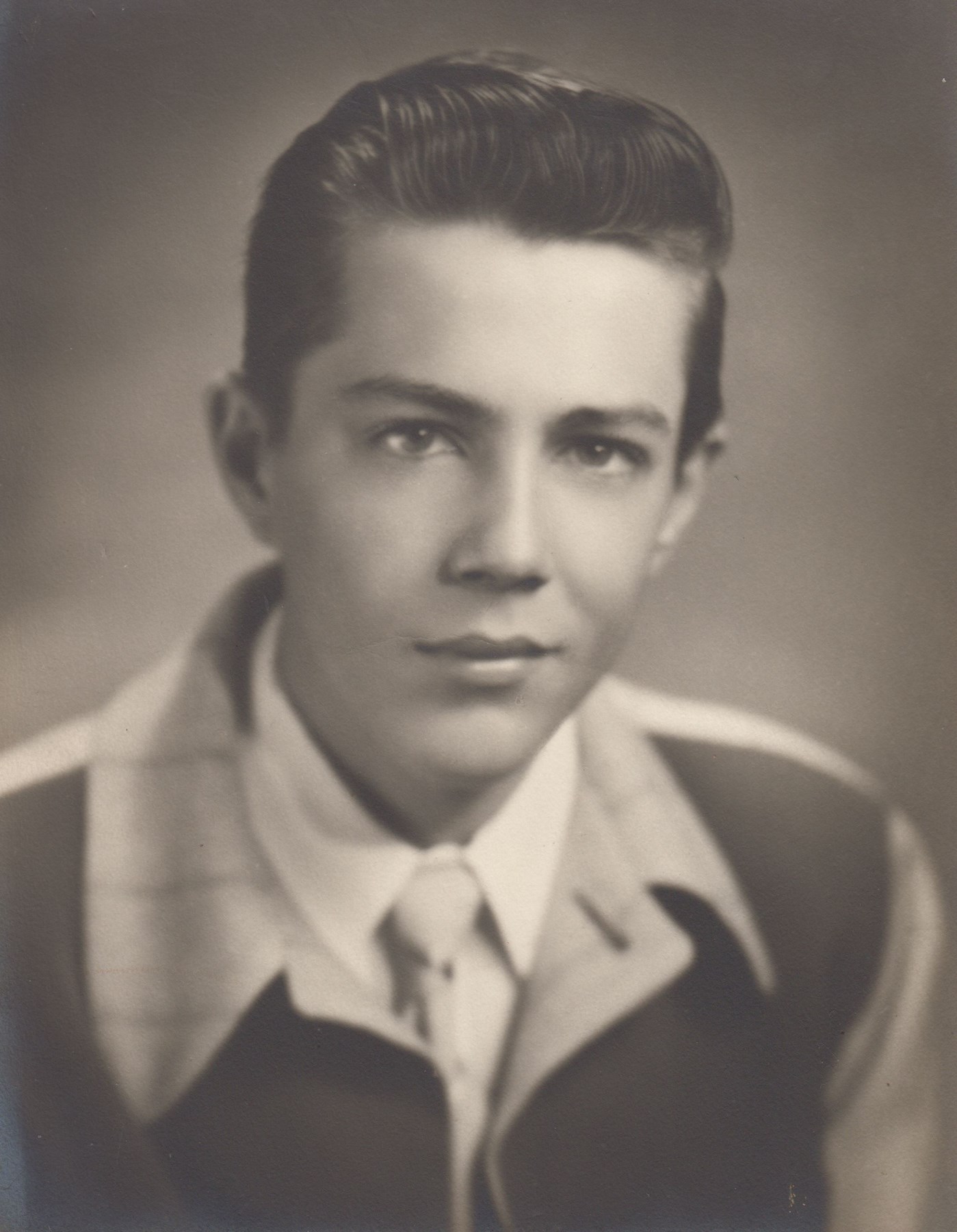 Axel Davis's Instagram, Twitter & Facebook on IDCrawl