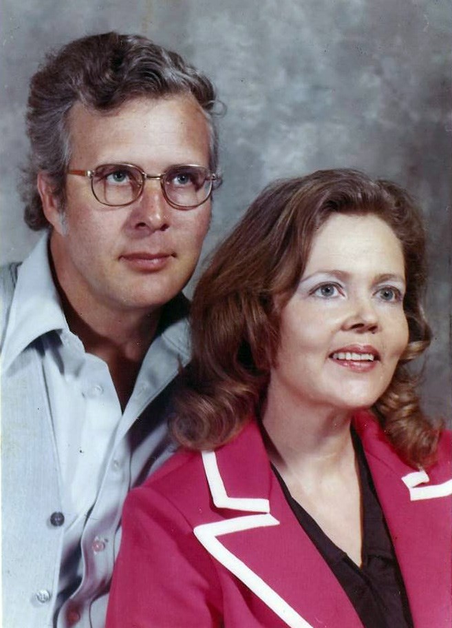 Sarah Walling's Instagram, Twitter & Facebook on IDCrawl