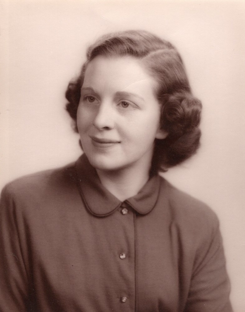 Polly Hayes's Instagram, Twitter & Facebook on IDCrawl