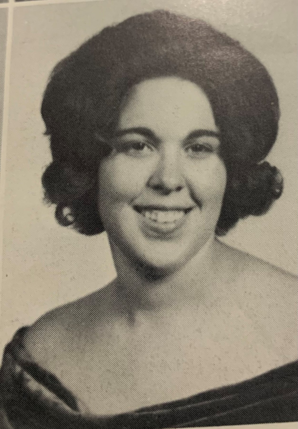 Julia Whiting's Instagram, Twitter & Facebook on IDCrawl