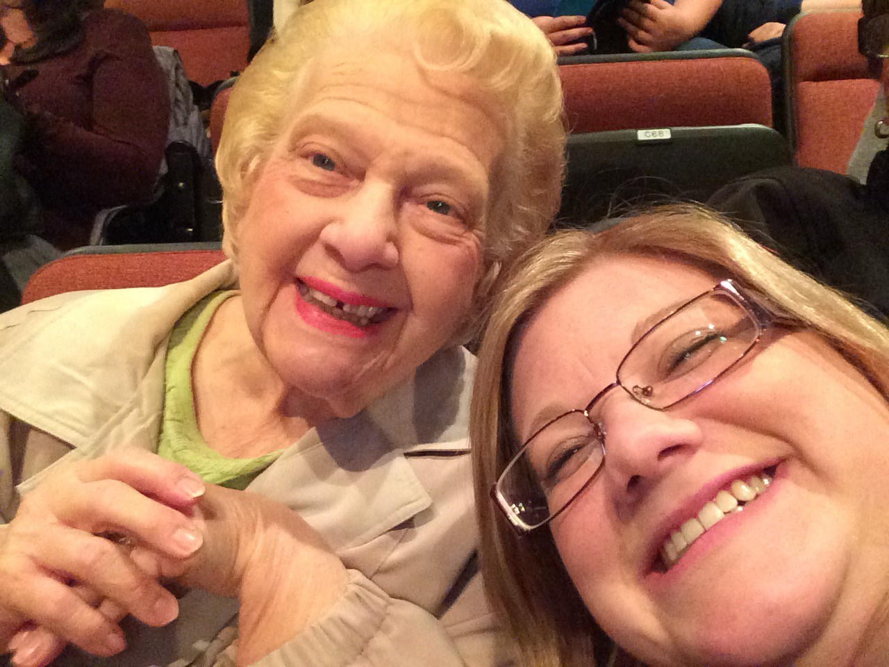 Julia Bushong's Instagram, Twitter & Facebook on IDCrawl