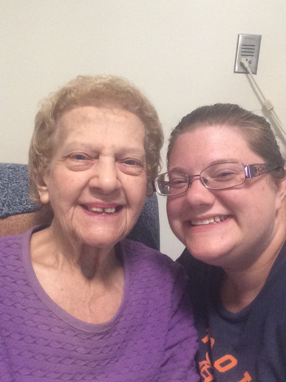 Julia Bushong's Instagram, Twitter & Facebook on IDCrawl