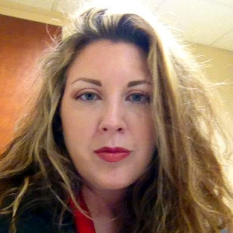 Kelly Hogan's Instagram, Twitter & Facebook on IDCrawl