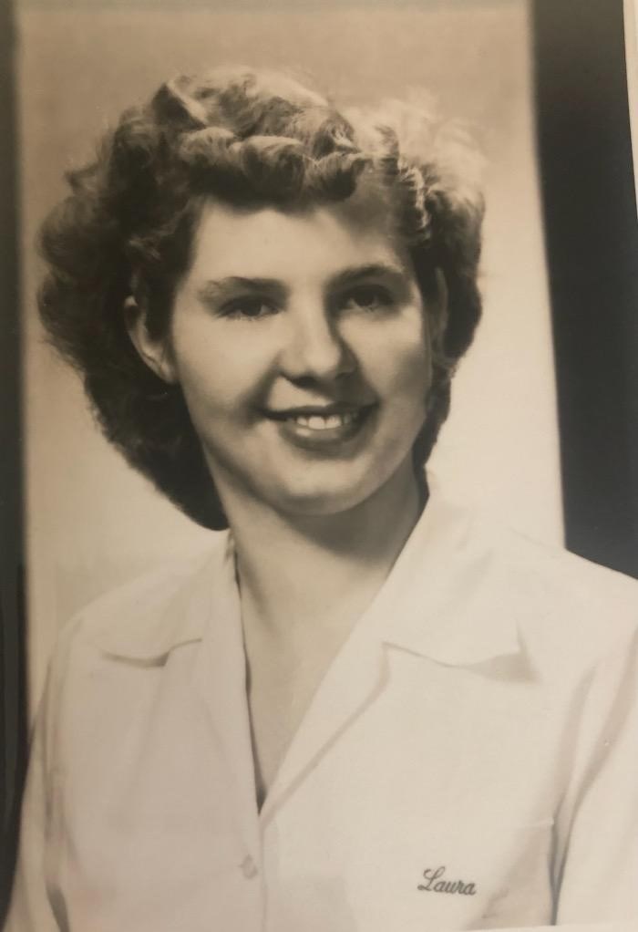 Laura Knapp's Instagram, Twitter & Facebook on IDCrawl