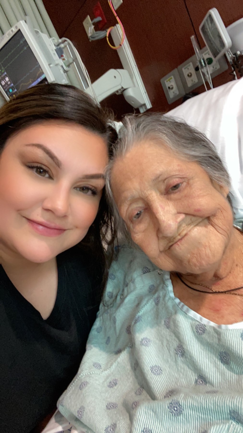 Adriana Ross's Instagram, Twitter & Facebook on IDCrawl