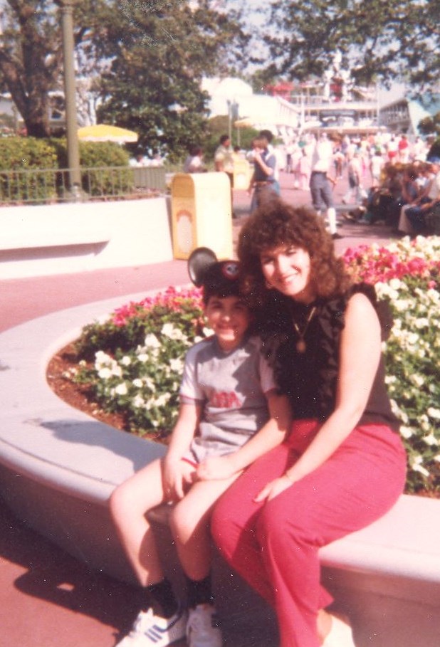 Mary Garofalo's Instagram, Twitter & Facebook on IDCrawl