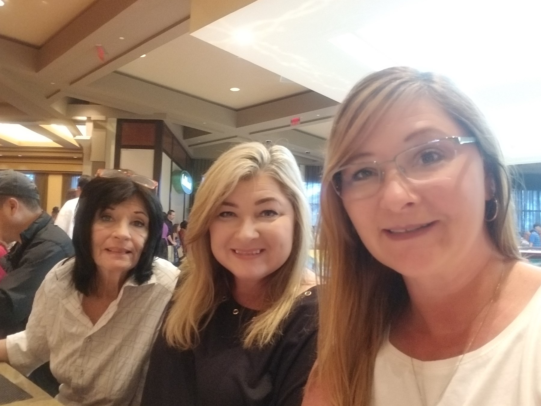 Robyn Eady's Instagram, Twitter & Facebook on IDCrawl