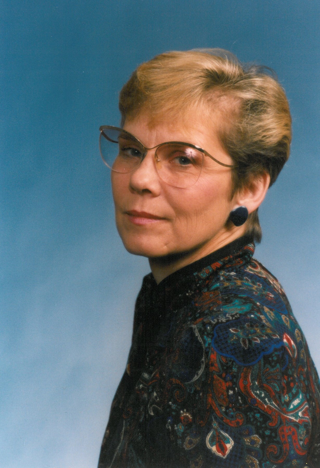 Sally Loos's Instagram, Twitter & Facebook on IDCrawl