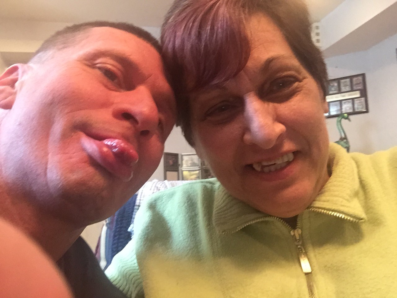 Debra Becker's Instagram, Twitter & Facebook on IDCrawl