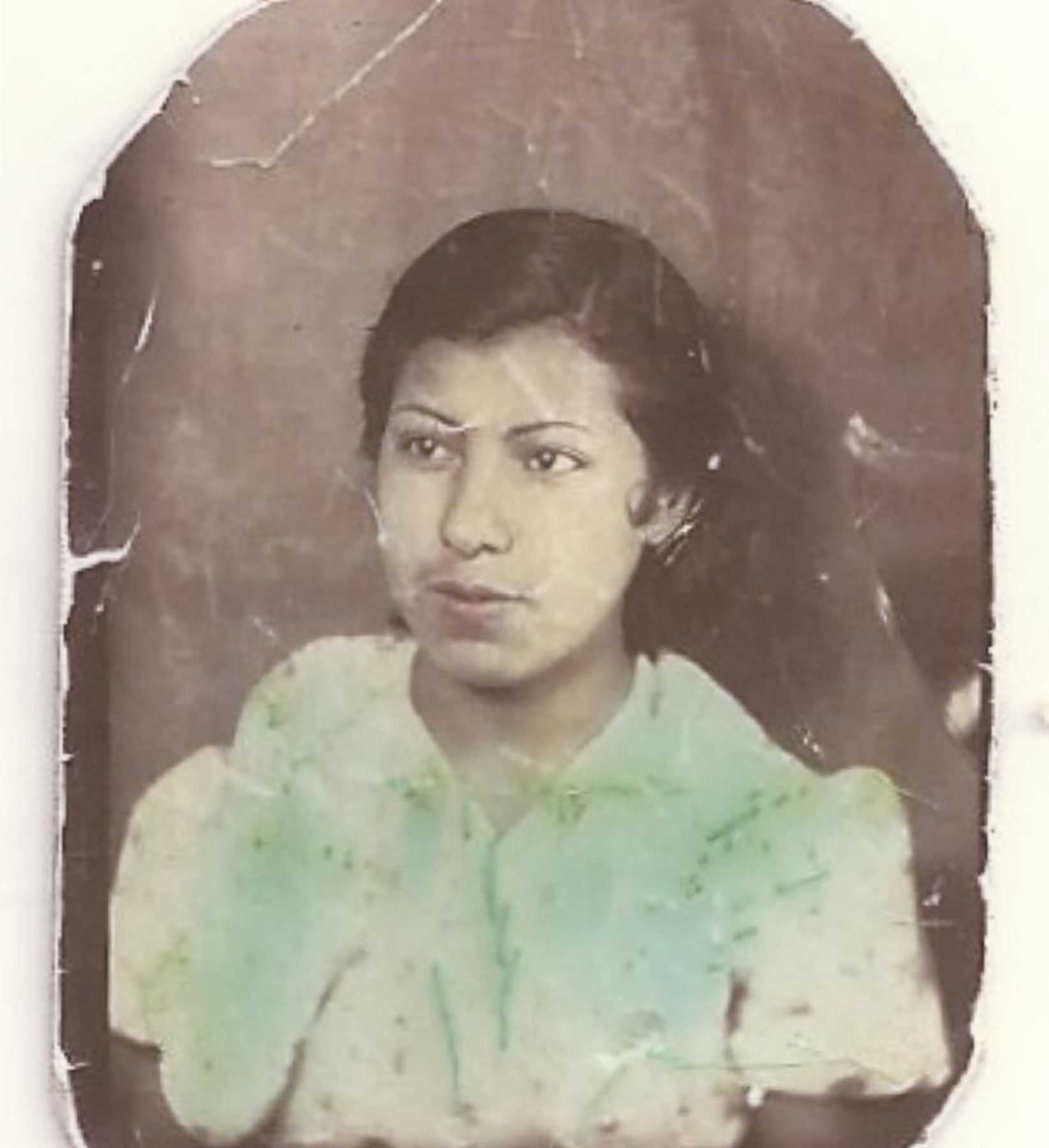 Lisa Acuna's Instagram, Twitter & Facebook on IDCrawl