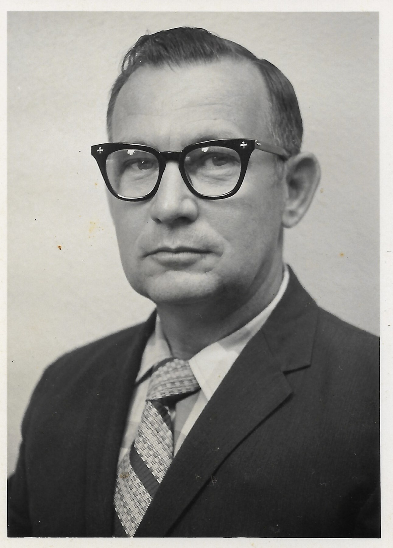 Charles Hewett's Instagram, Twitter & Facebook on IDCrawl