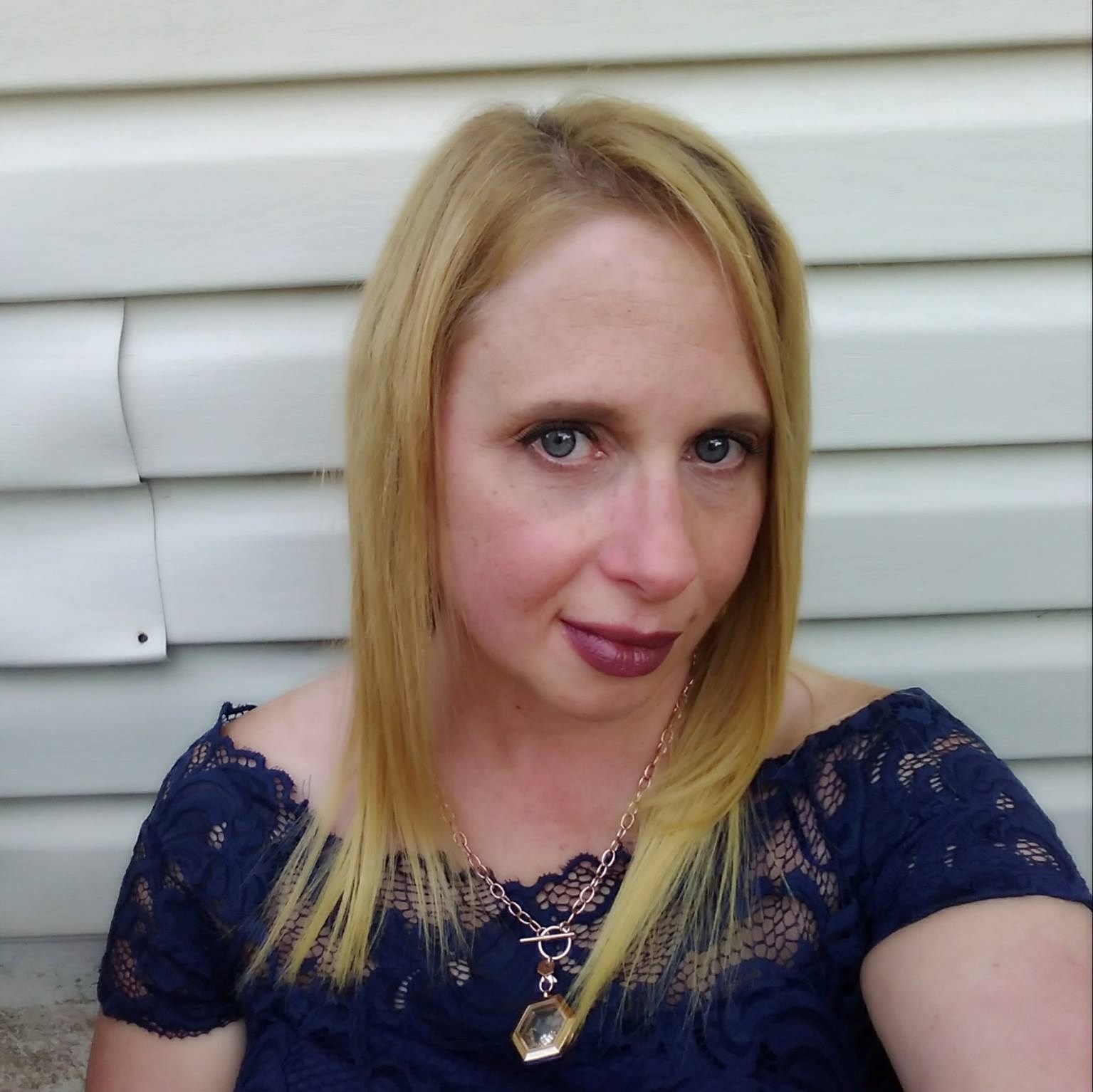 Laura Reilly's Instagram, Twitter & Facebook on IDCrawl