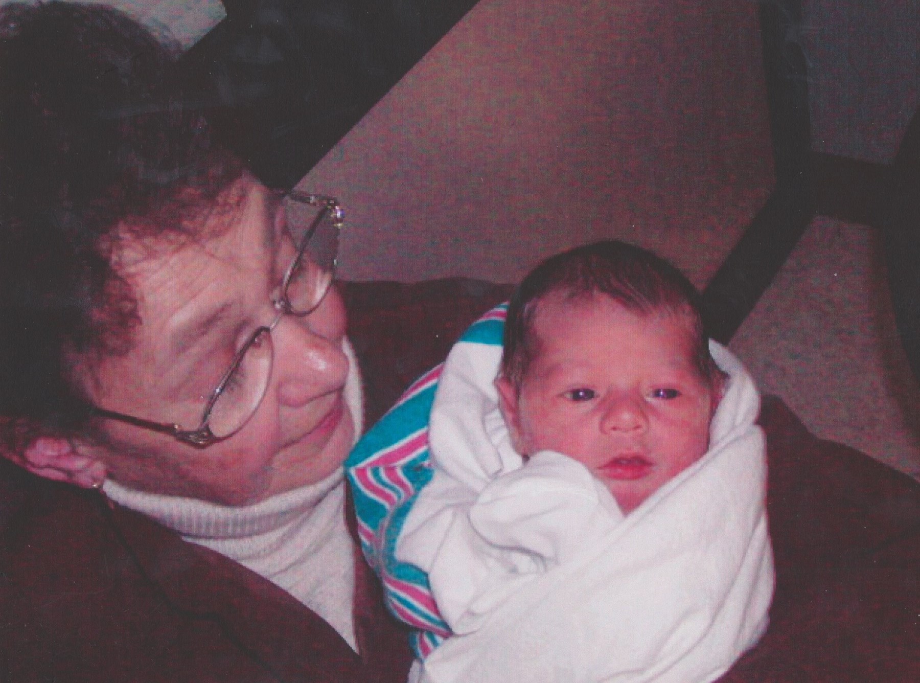 Julie Shultz's Instagram, Twitter & Facebook on IDCrawl