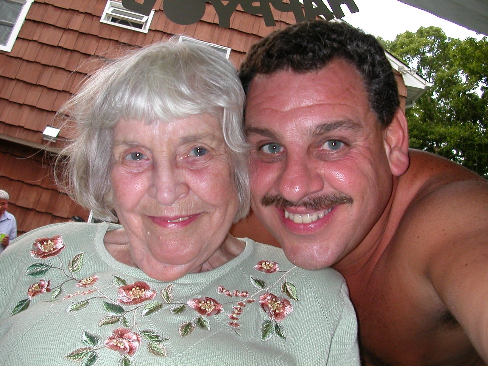 Lisa Hetzler's Instagram, Twitter & Facebook on IDCrawl