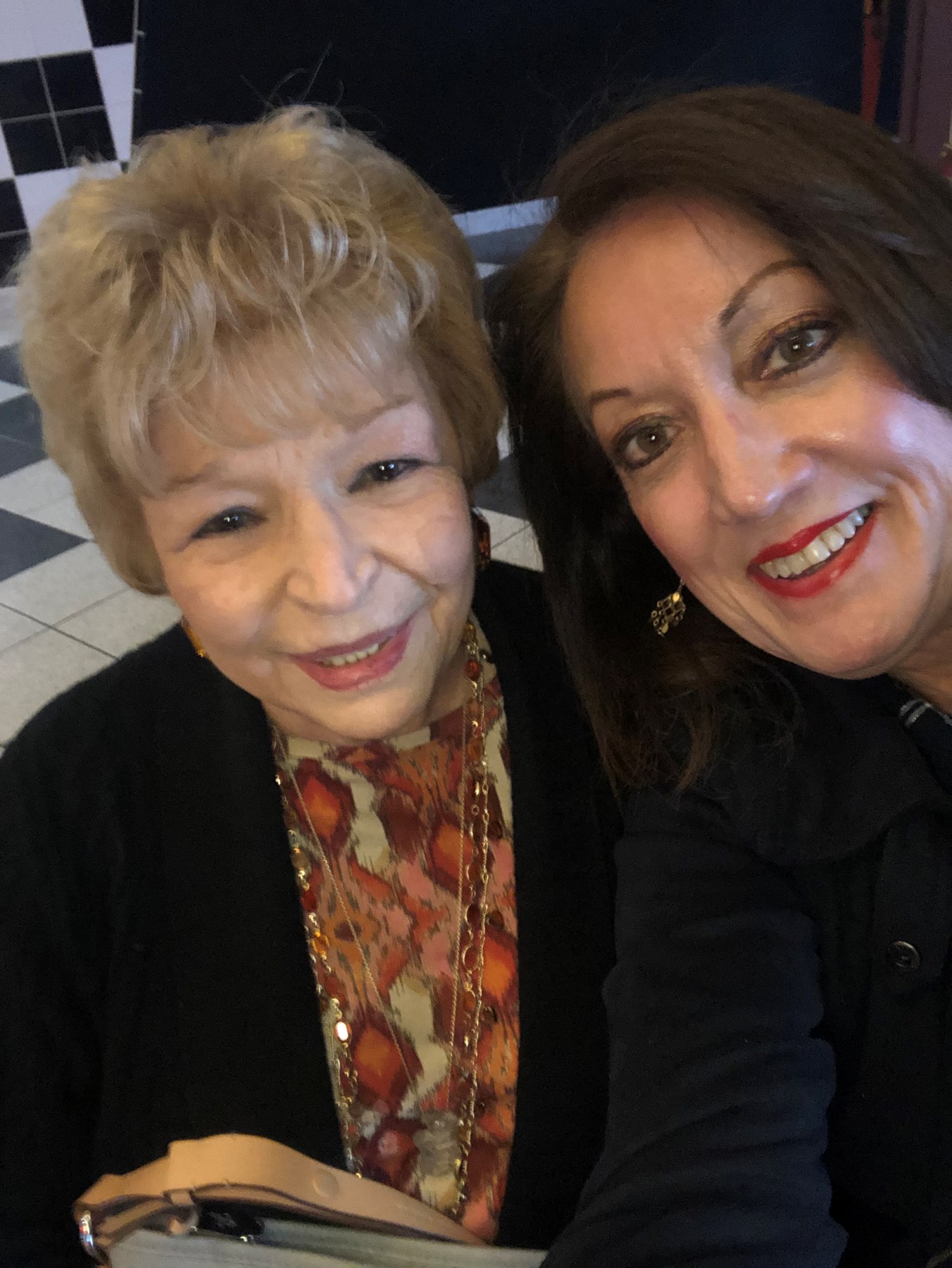 Renata Lewis's Instagram, Twitter & Facebook on IDCrawl