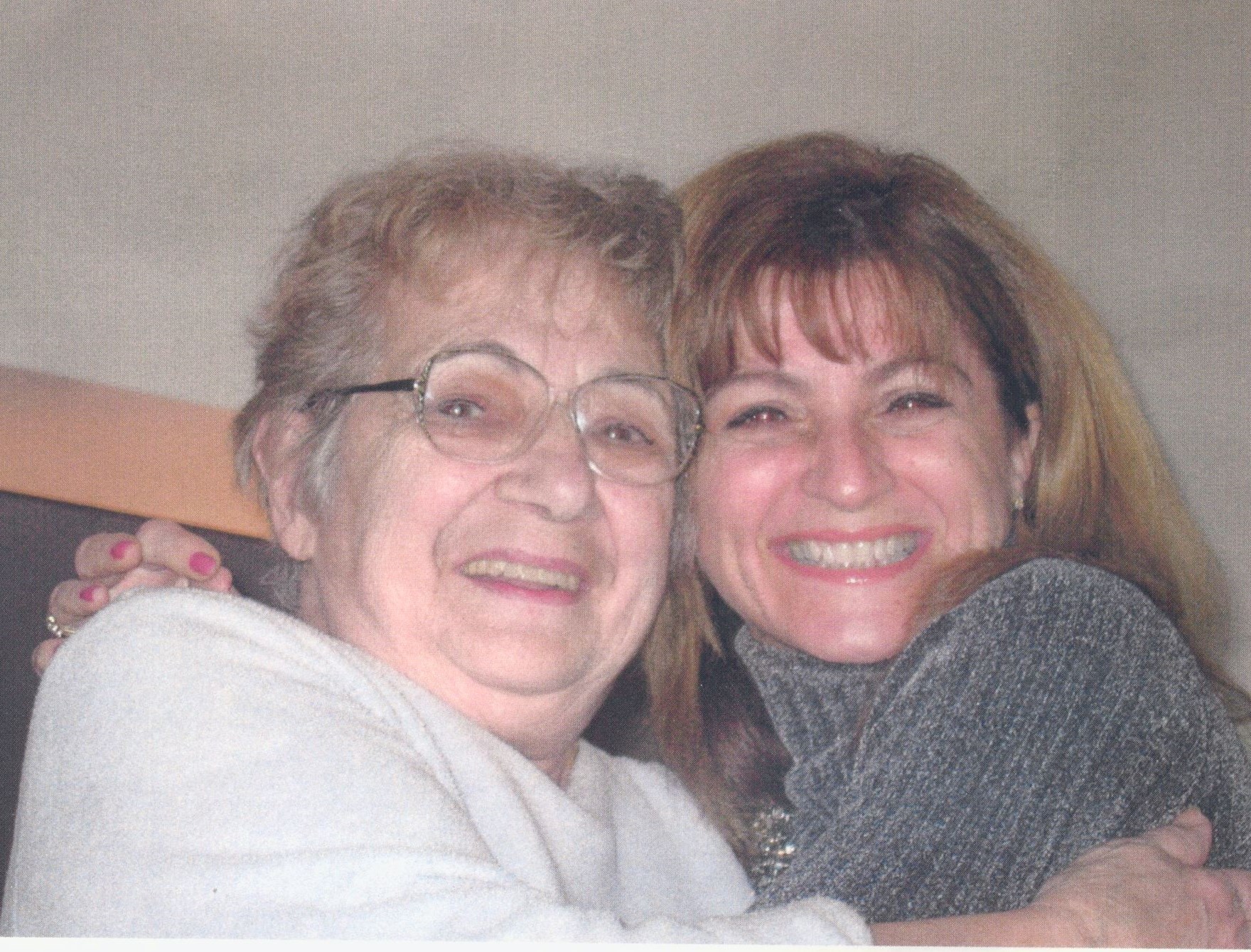 Mary Sarkisian's Instagram, Twitter & Facebook on IDCrawl