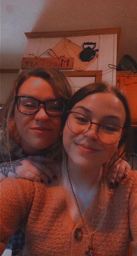 Lauren Riddle's Instagram, Twitter & Facebook on IDCrawl