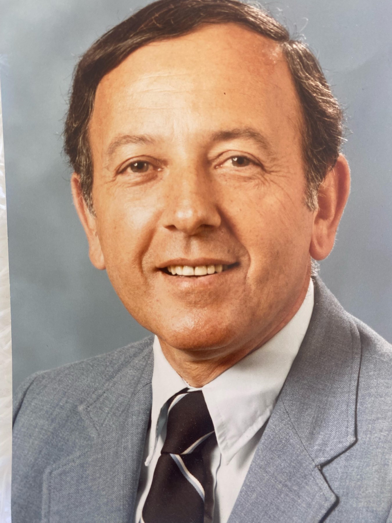 Arthur Burns Obituary - Corona Del Mar, CA