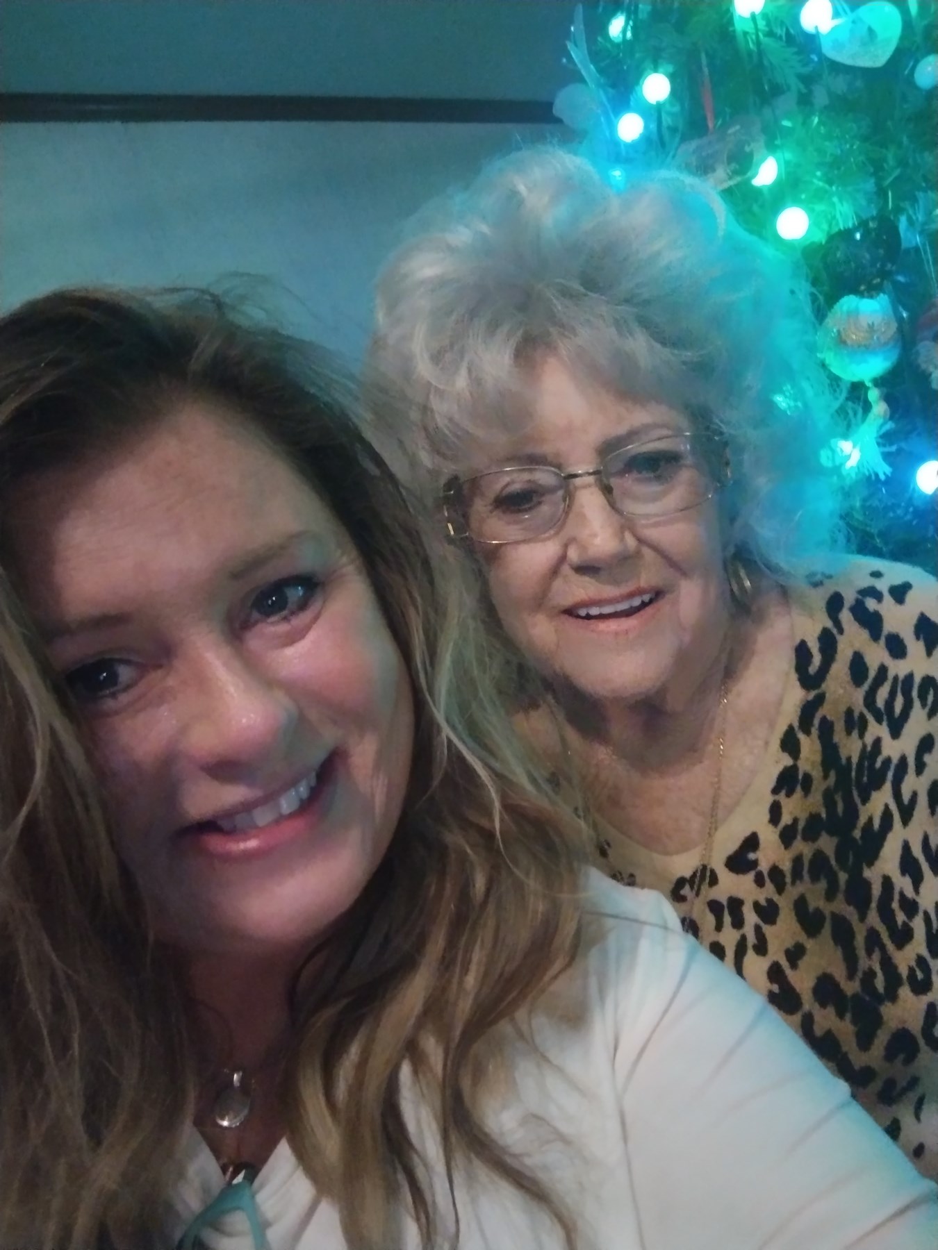 Helen Rodgers's Instagram, Twitter & Facebook on IDCrawl