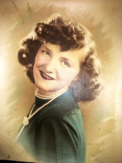 Deanna Summers's Instagram, Twitter & Facebook on IDCrawl