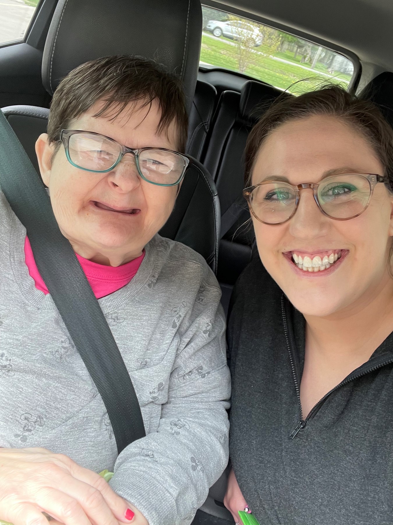 Rebecca Sears's Instagram, Twitter & Facebook on IDCrawl