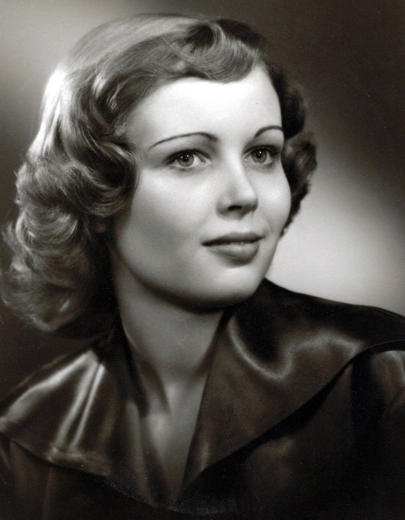 Beverly Hale's Instagram, Twitter & Facebook on IDCrawl