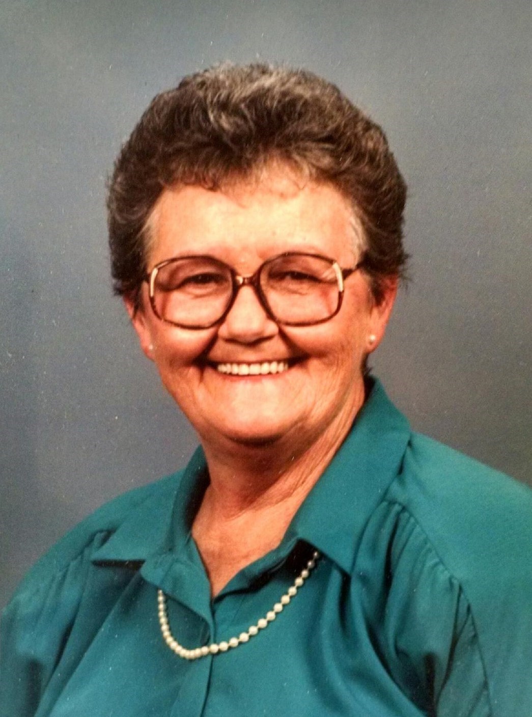 Louise Clements's Instagram, Twitter & Facebook on IDCrawl