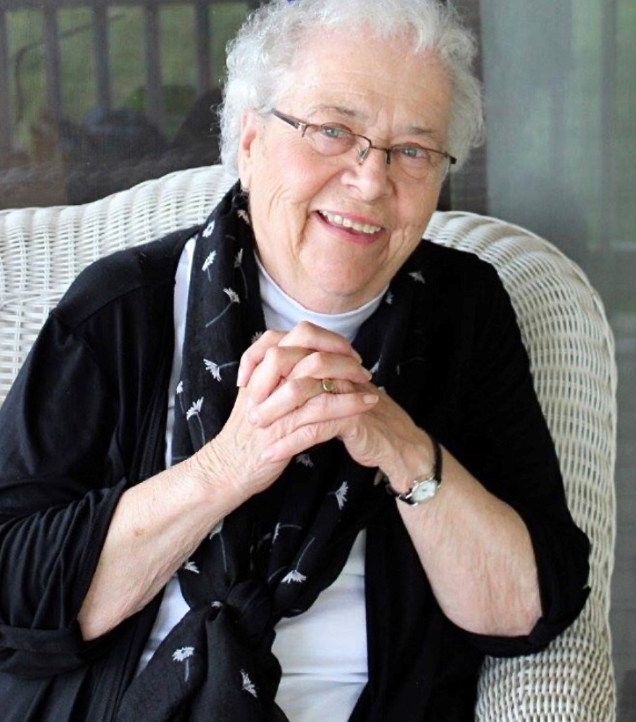 Joanne Larson Obituary - Golden Valley, MN