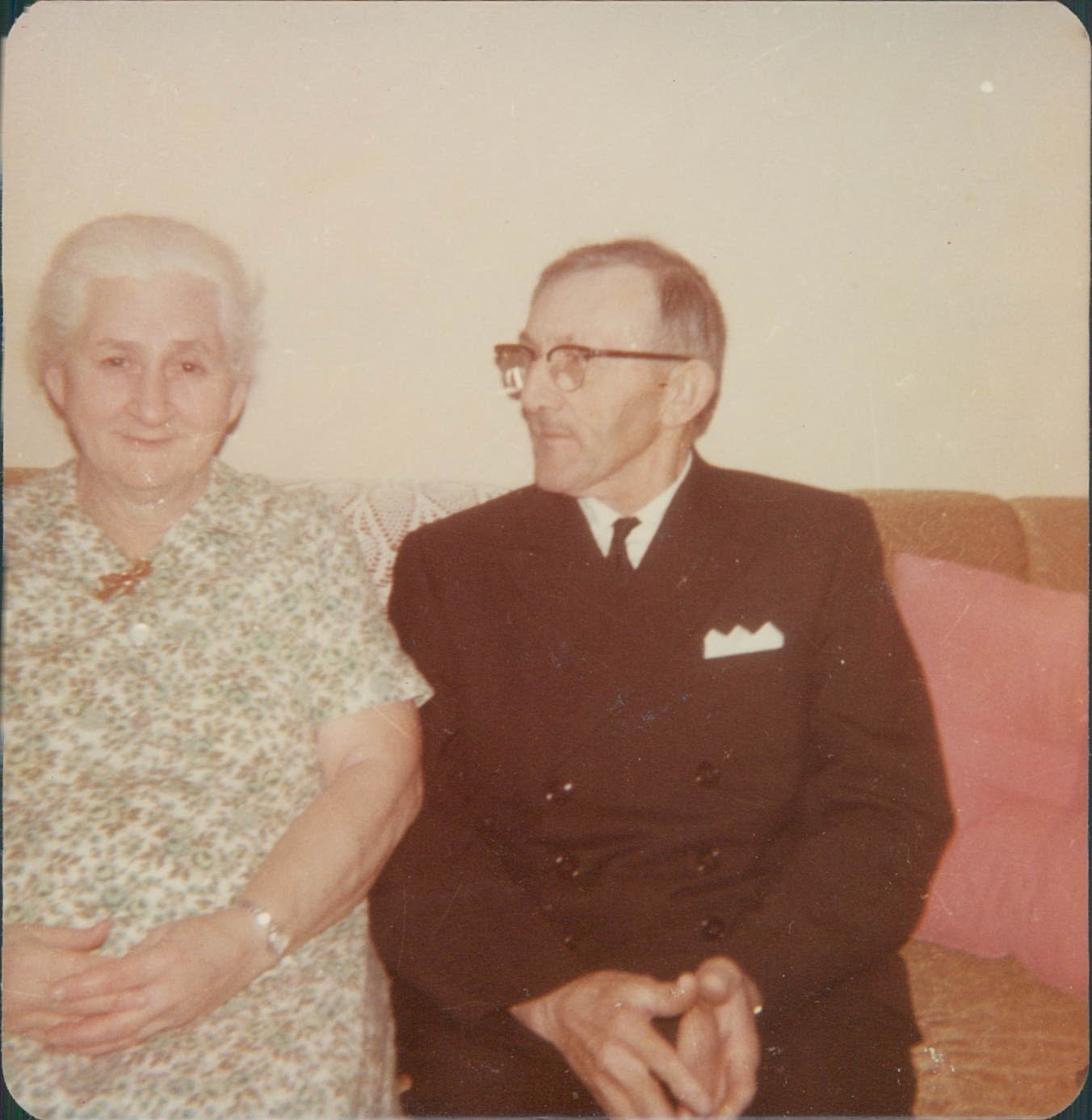 Barbara Farnsworth's Instagram, Twitter & Facebook on IDCrawl