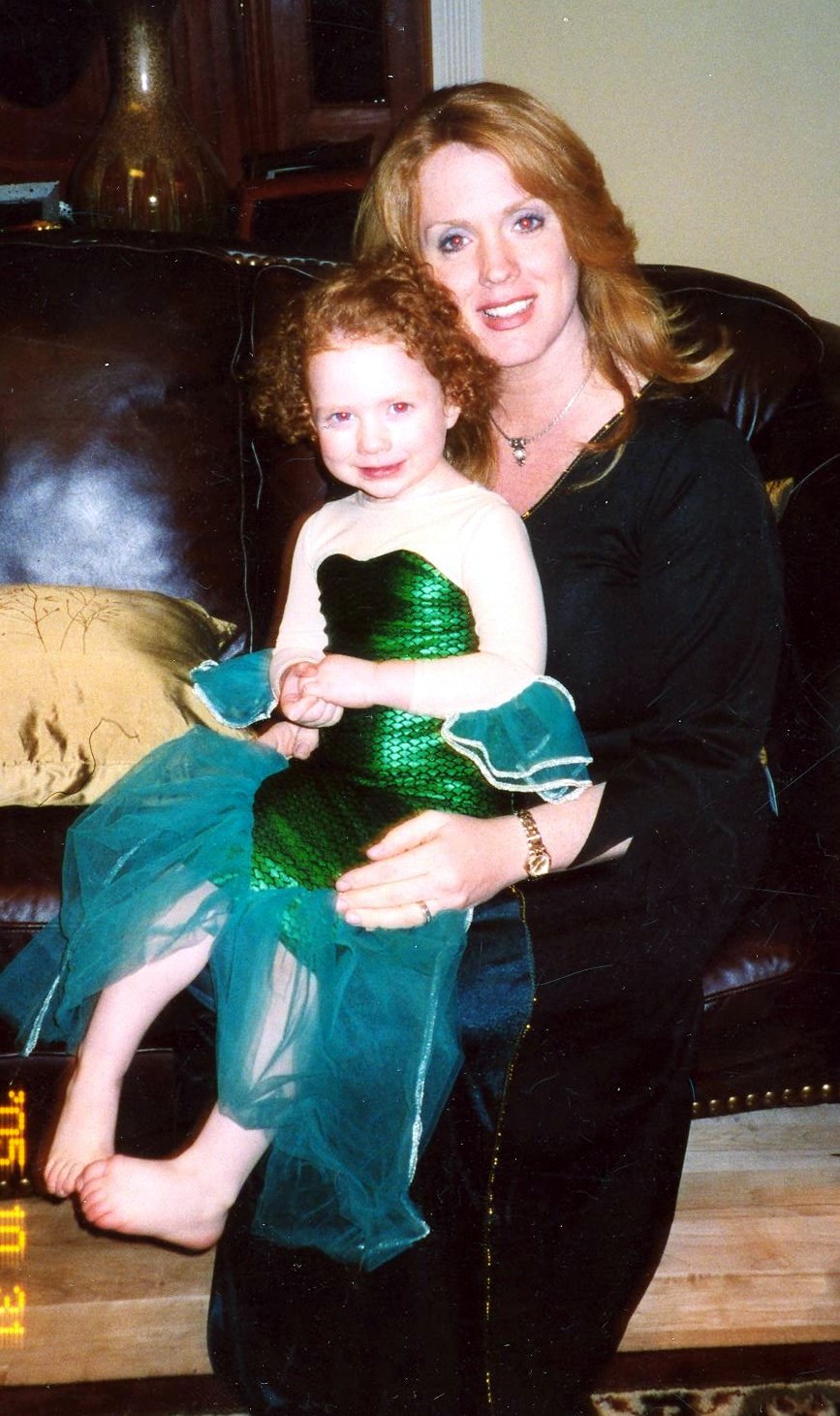 Kelly Hassell's Instagram, Twitter & Facebook on IDCrawl