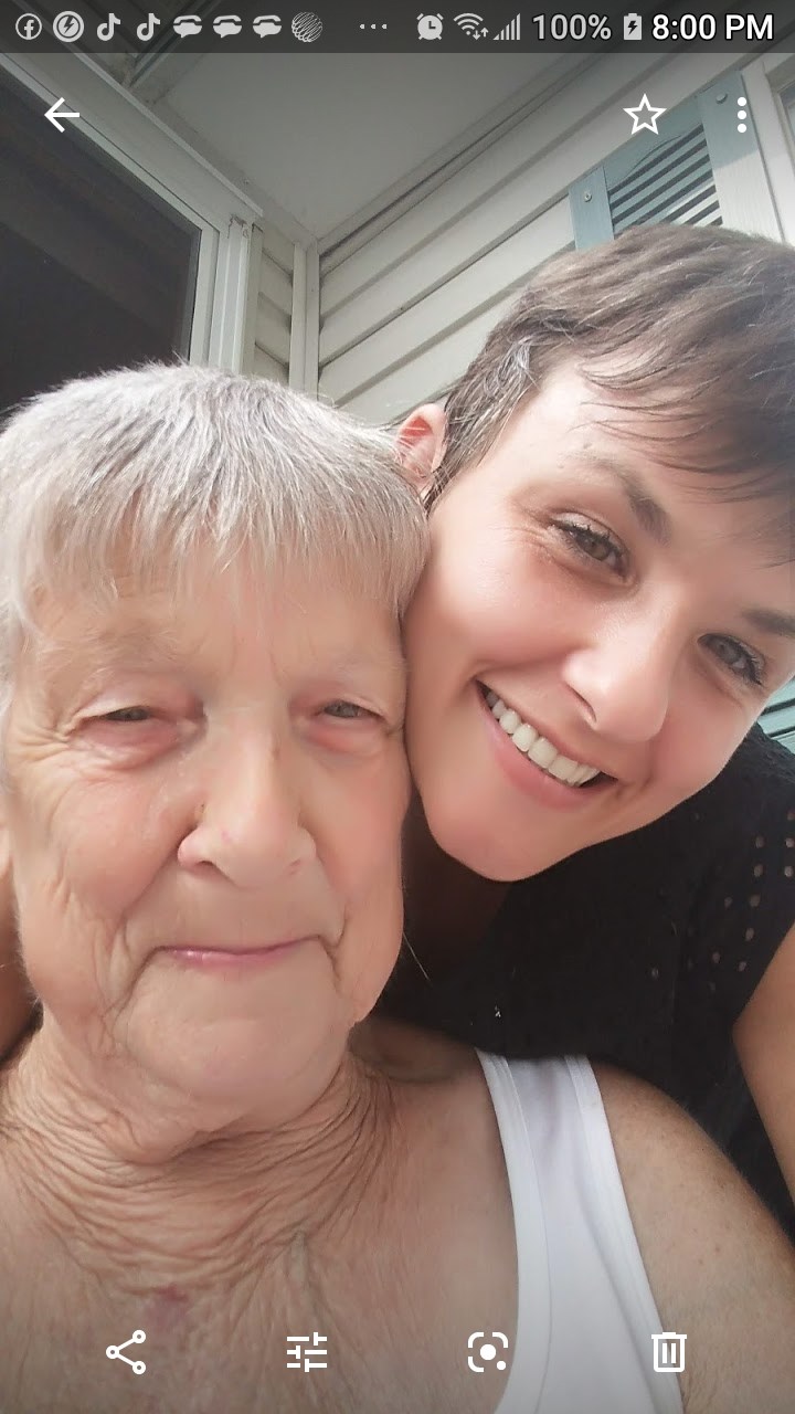 Maria Mahoney's Instagram, Twitter & Facebook on IDCrawl